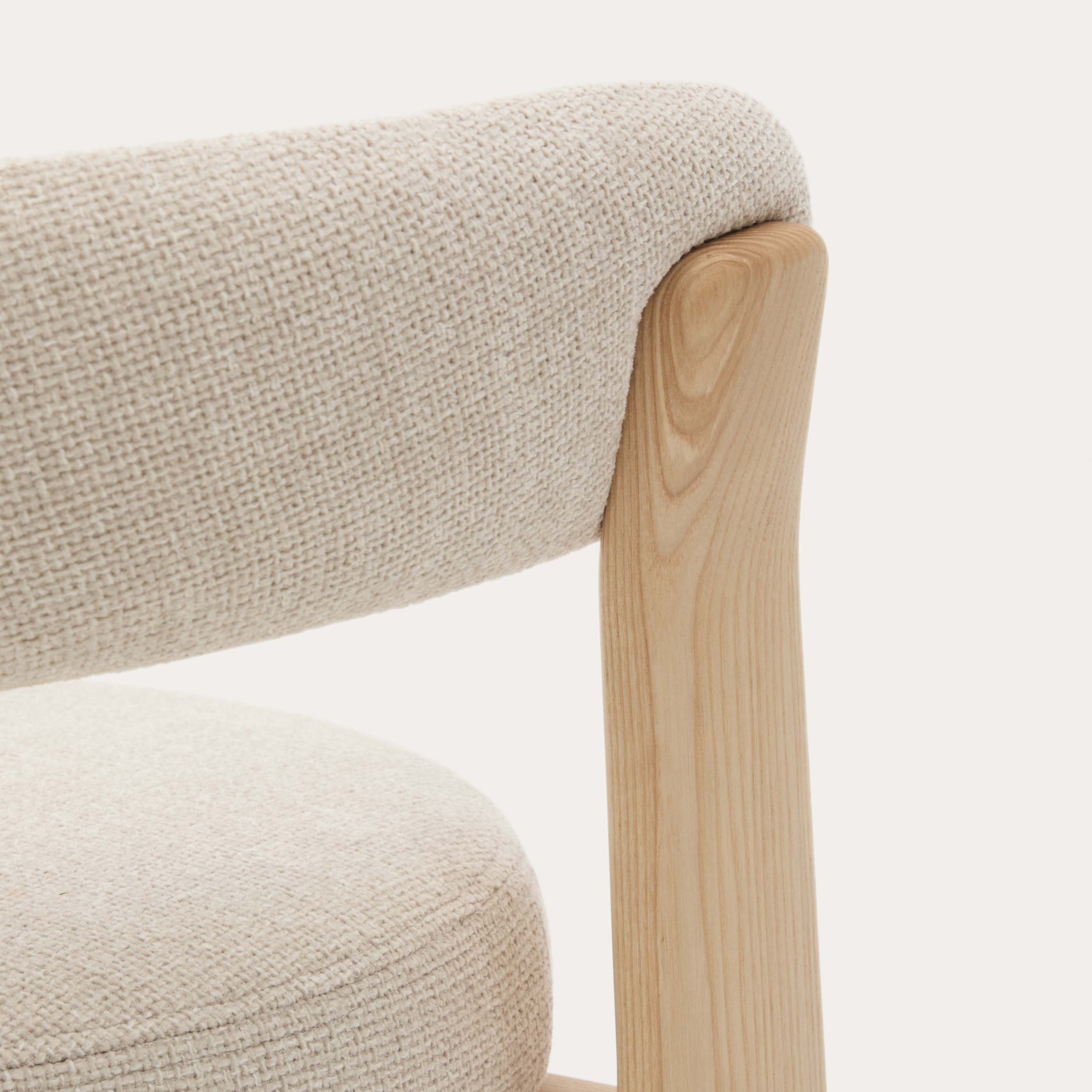 Kave Home Granite eetkamerstoel 3 poten terracotta stof essenhout