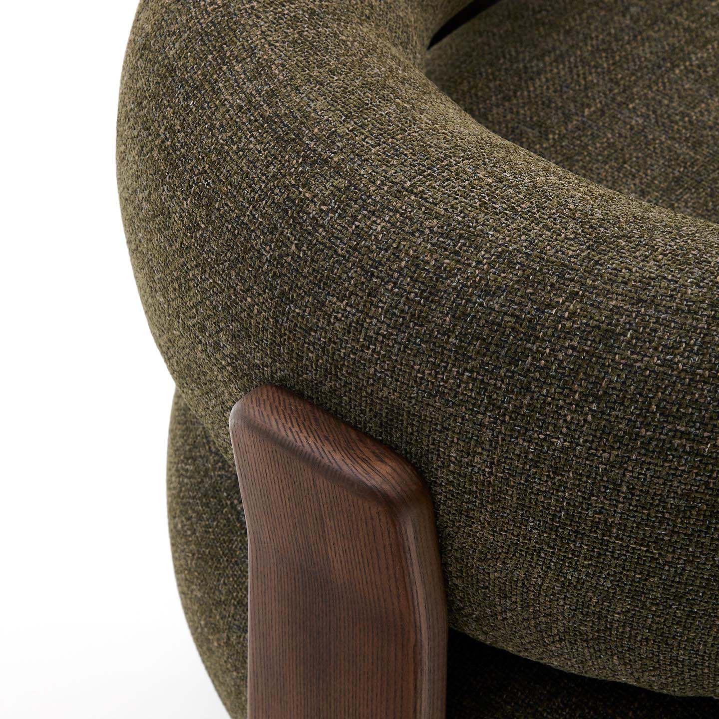 Kave Home Granite fauteuil groen stof walnoot hout