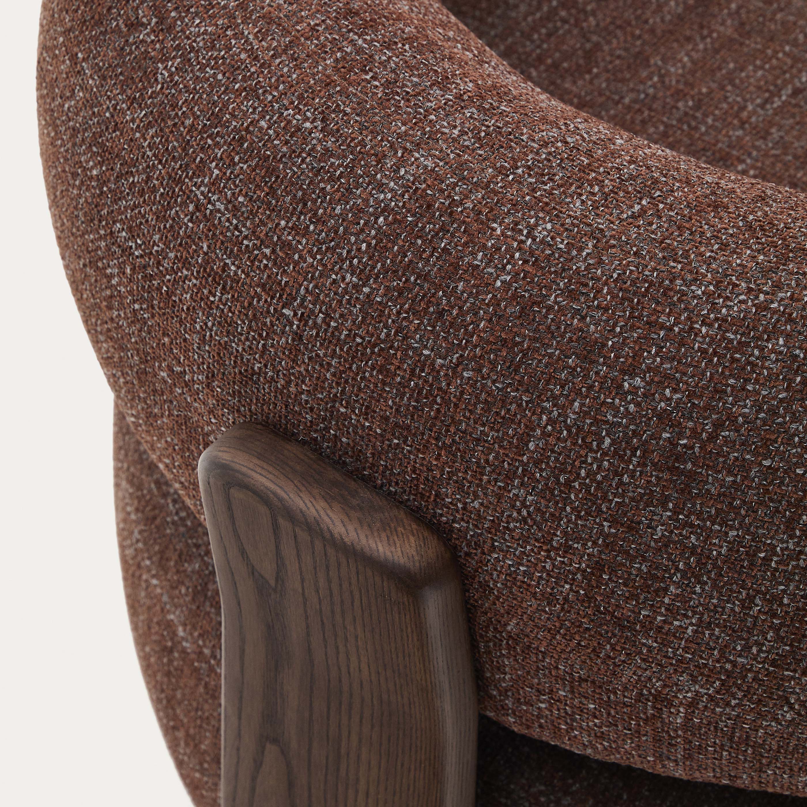 Kave Home Granite fauteuil beige stof walnoot hout