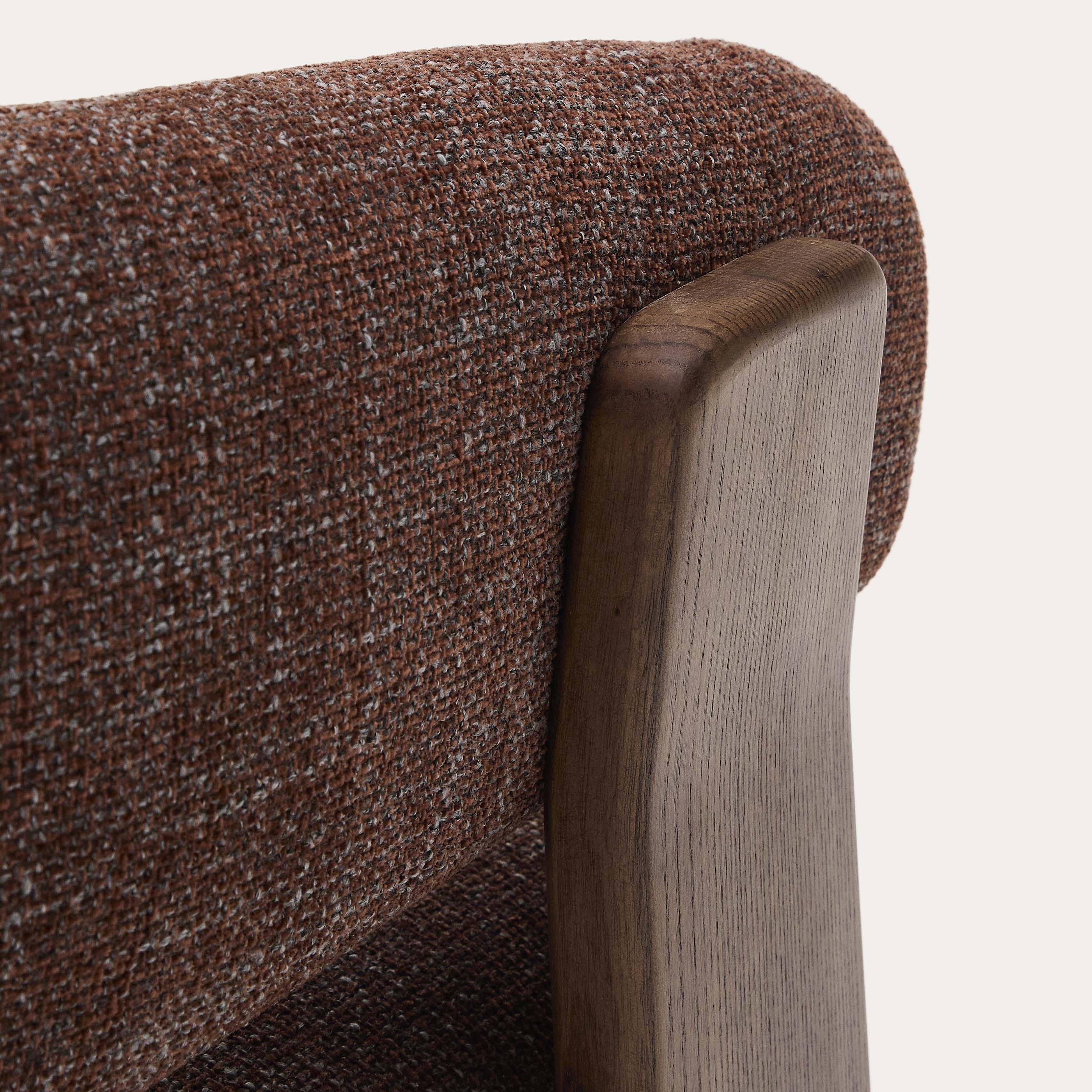 Kave Home Granite fauteuil beige stof walnoot hout